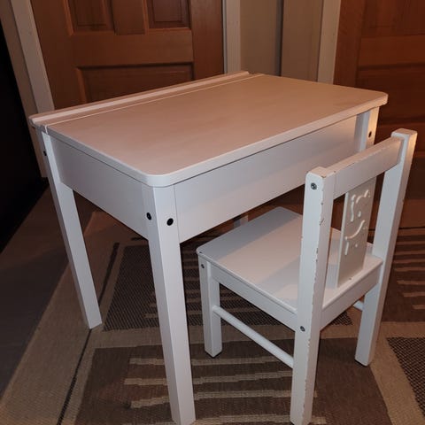 IKEA stol og skrivebord til barn | FINN-torget
