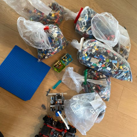 LEGO ca 3 liter røde byggeklosser | FINN-torget