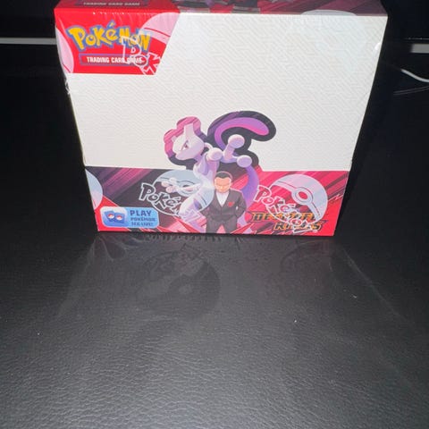 Pokémon Destined rivals case | FINN-torget