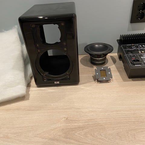 Elac am180. Aktive høytalere | FINN-torget