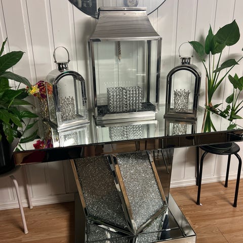 Pult og stol til jente ønskes kjøpt | FINN-torget