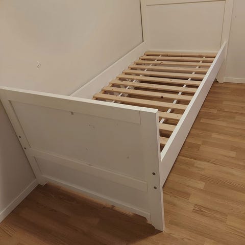 Jysk Seng med oppbevaring 90x200 cm grå stoff | FINN-torget