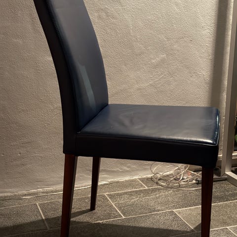 Grundig 32’ TV med veggfeste | FINN-torget