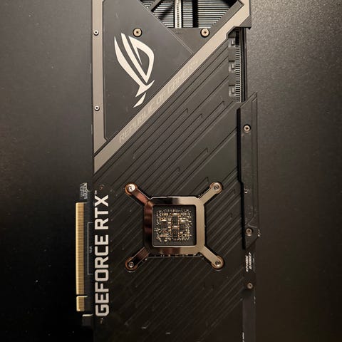 HYTE Y70 Touch Infinite 14,5" Mid Tower | FINN-torget