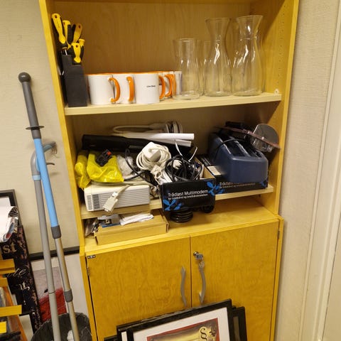 Plastic shelf on wheels | FINN-torget