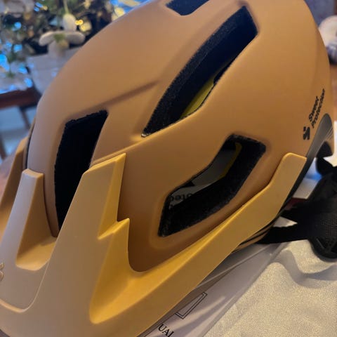 Sweet Protection Stringer Sykkelhjelm Mips | FINN-torget