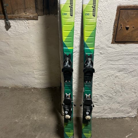 Skipakke til barn, Elan alpinski med staver og Tecnica skistøvler barn ...