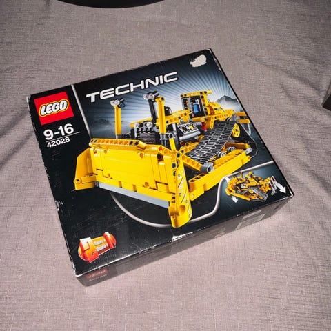 LEGO Technic 42210 2 Fast 2 Furious Nissan Skyline GT-R (R34) Bil ...