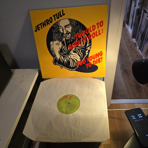 Jethro Tull: Too Old To Rock ‘n’ Roll; Too Young To Die | FINN-torget