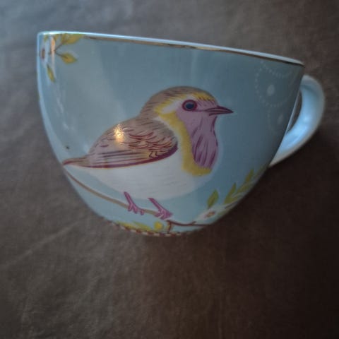 Pip servise med kopper, skåler og tallerkener med fugl- og ...