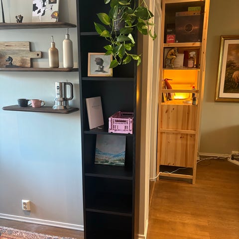 BILLY-Hylle, brunmalt | FINN-torget