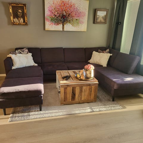 Svart Billy bokhylle med dør | FINN-torget