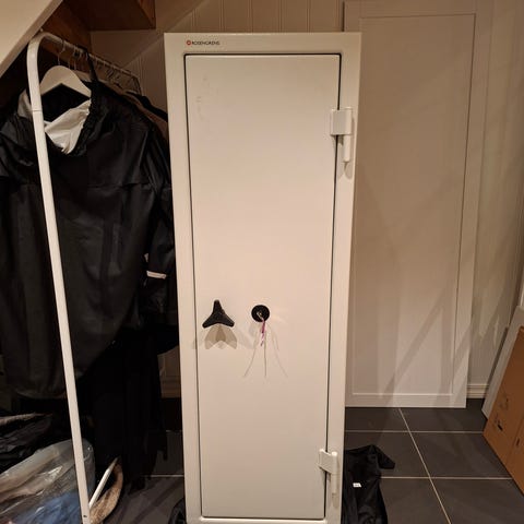 Våpenskap 10-15 vpn ønskes FG godkjent | FINN-torget