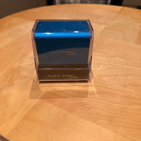 Sort Music Angel | FINN-torget