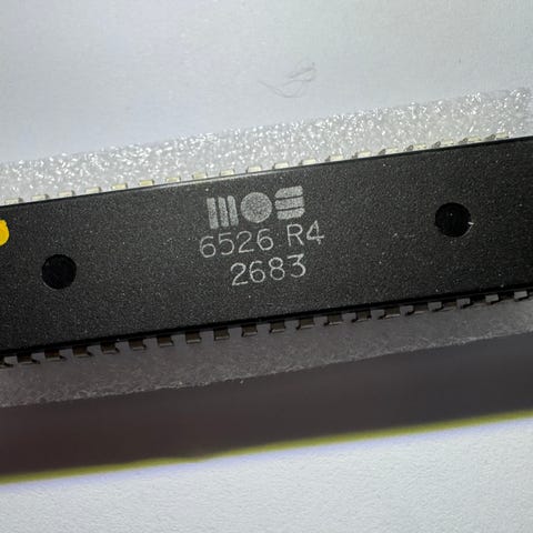 Original MOS 6526 CIA Chip til f.eks Commodore 64 | FINN-torget