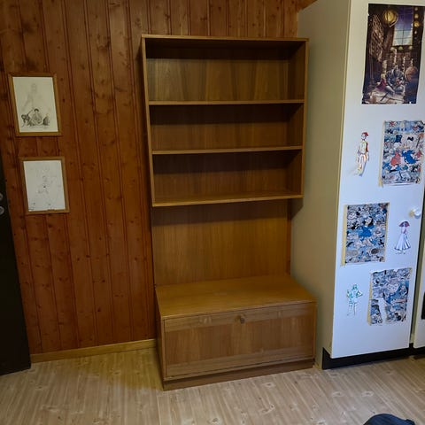 Hylle gis bort | FINN-torget