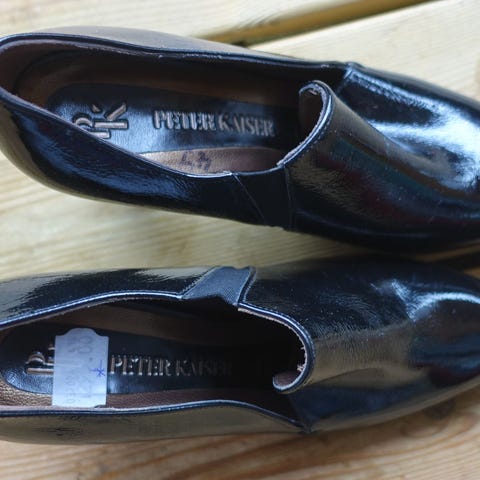 Svarte lakk skinn skoletter, av Peter Kaiser, størrelse 4,5 (37,5 ...