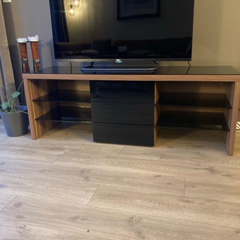Tv benk sort tre 180 cm | FINN-torget