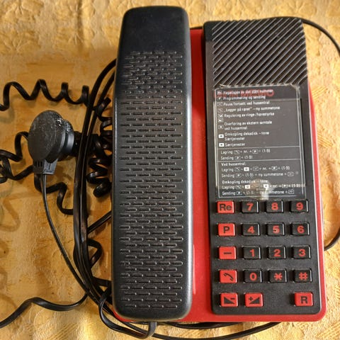 Vintage TBK Capella I O – Klassisk analog retro-telefon fra Televerket ...