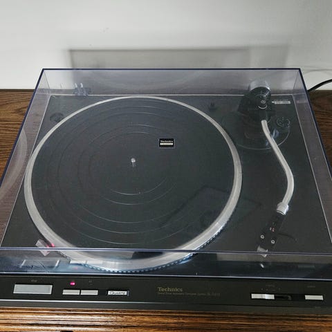 Lett og enkel automatisk platespiller JVC AL-A110BK for kun 500 kr ...