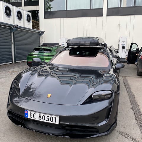 Skiguard 830 med takstativ til Porsche Taycan ST/CT | FINN-torget