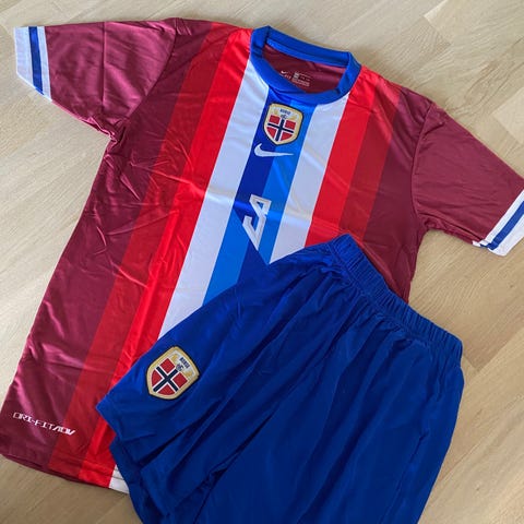 Adidas bortedrakt str 176 | FINN-torget
