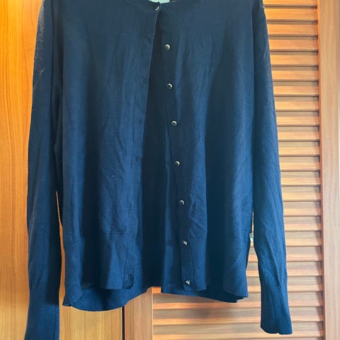 Rød cardigan | FINN-torget