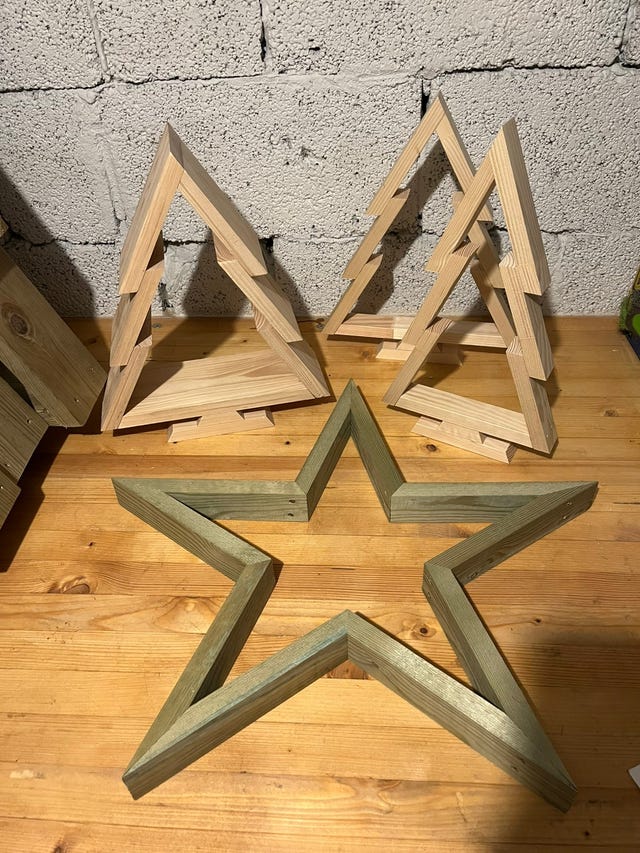 Juletre i tre / håndlaget julepynt | FINN-torget