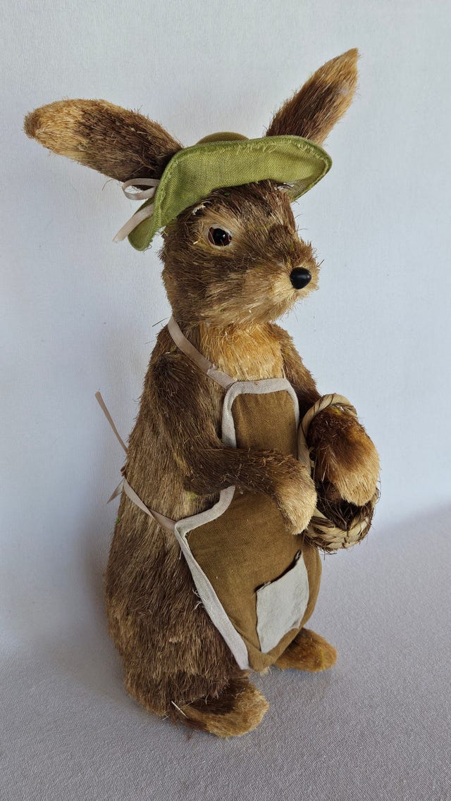 Stor hare til pynt. Høyde 45 cm | FINN torget