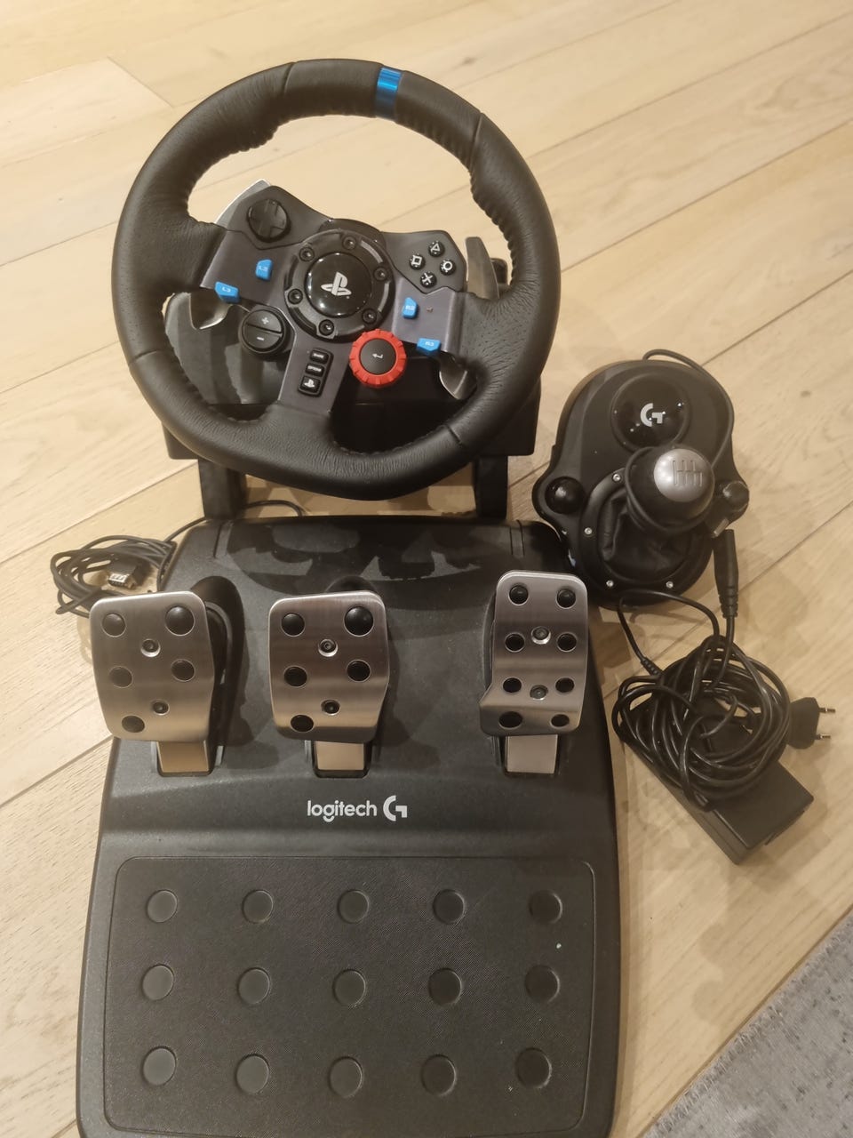 Logitech G29 Driving Force racerratt | FINN-torget
