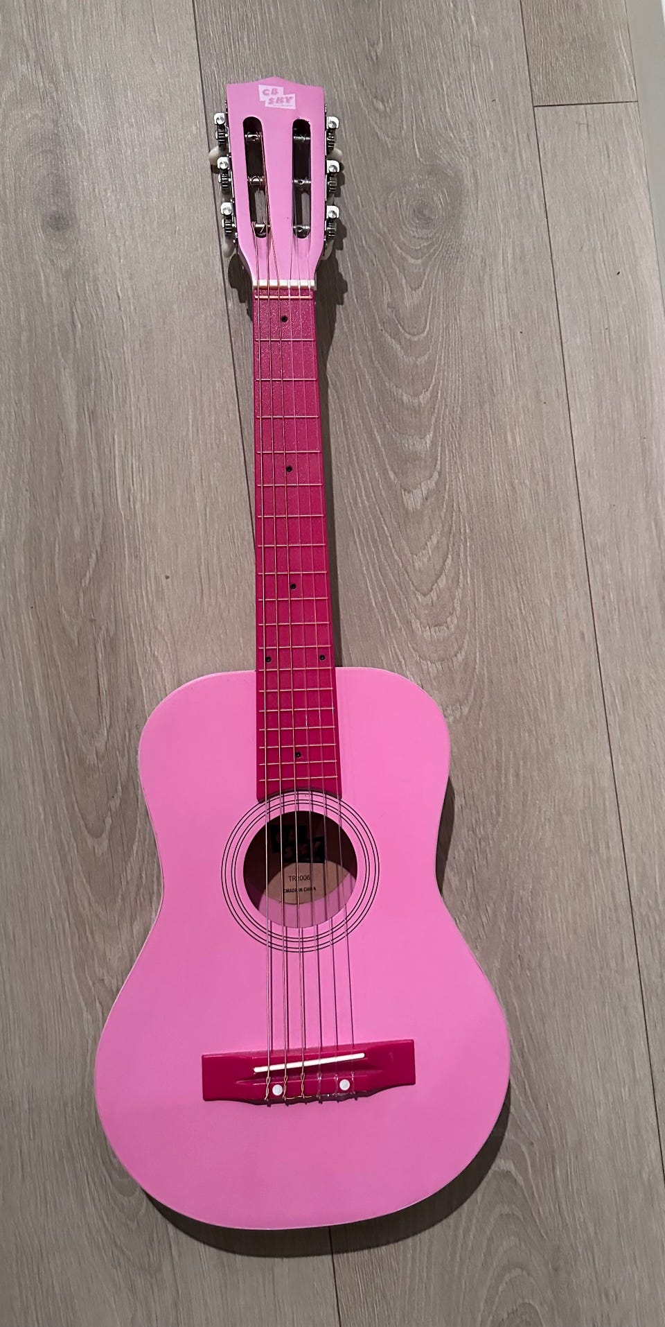 Morgan gitar til barn selges | FINN-torget