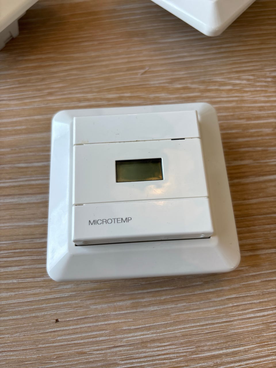 NY Termostat Microtemp MTC3 Hvit I ORIGINALESKE | FINN-torget