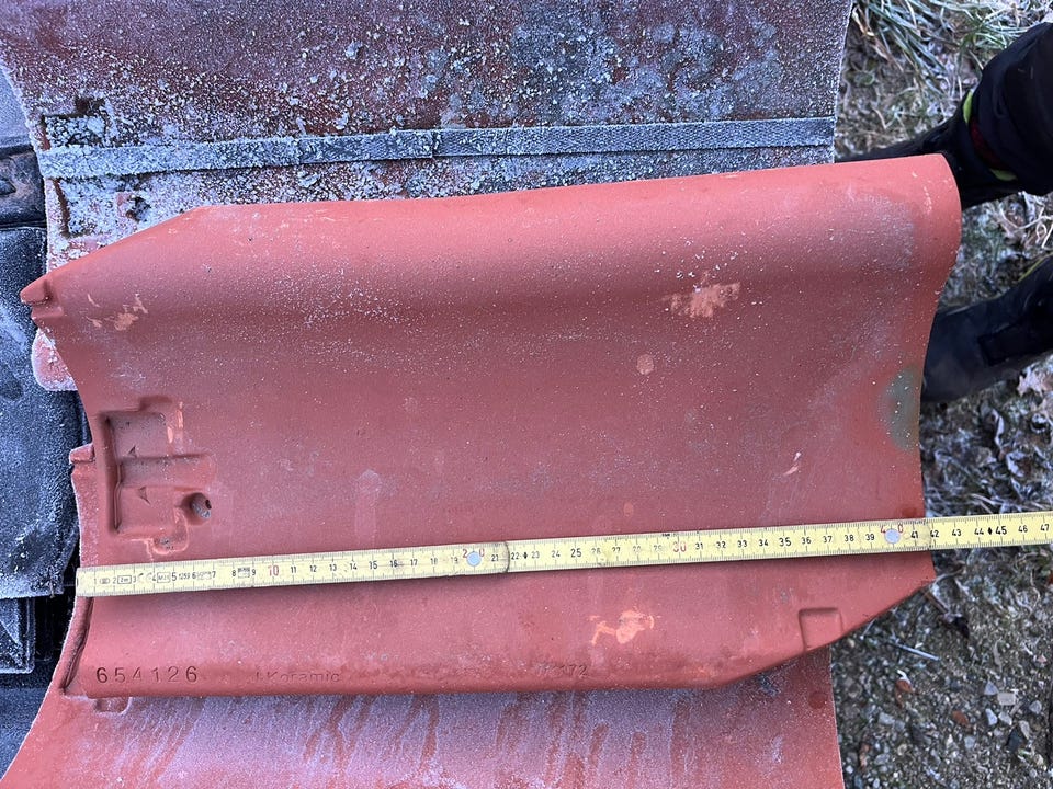 Ca 440 stk rustikk rød koramik teglstein for tak (enkeltkrum) | FINN-torget