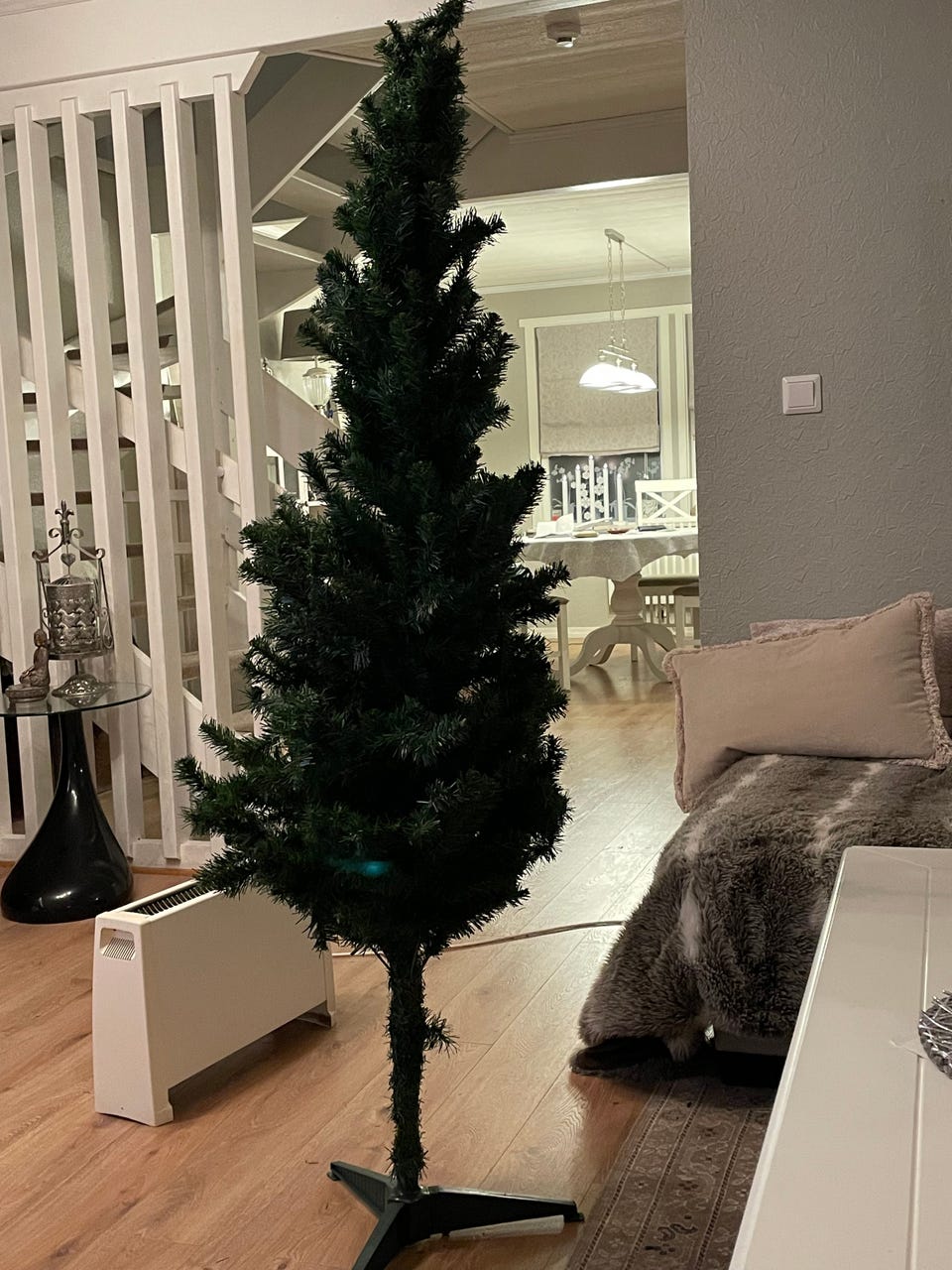 Kunstig plast juletre til selges | FINN-torget