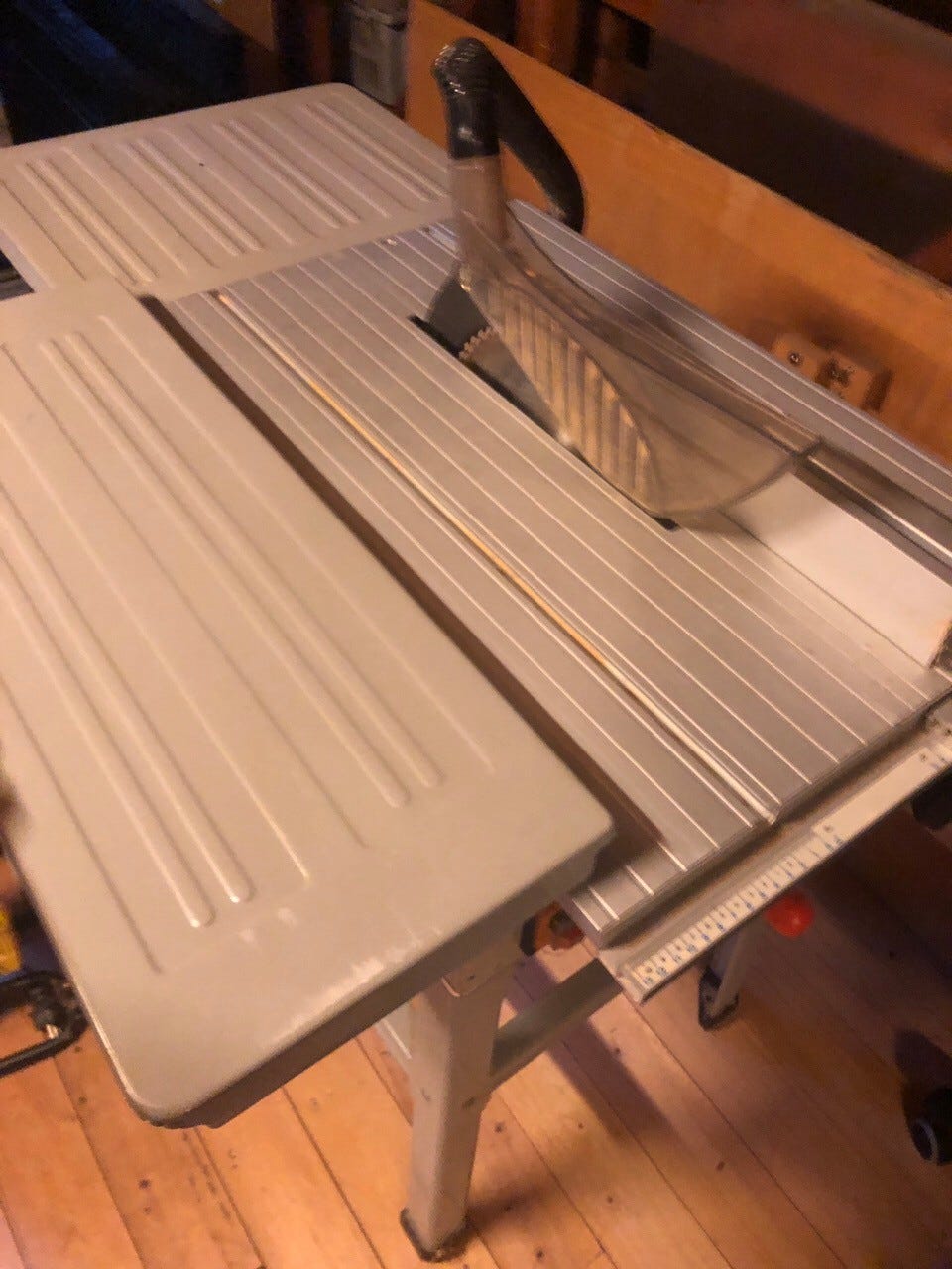 Meec bordsag selges | FINN-torget