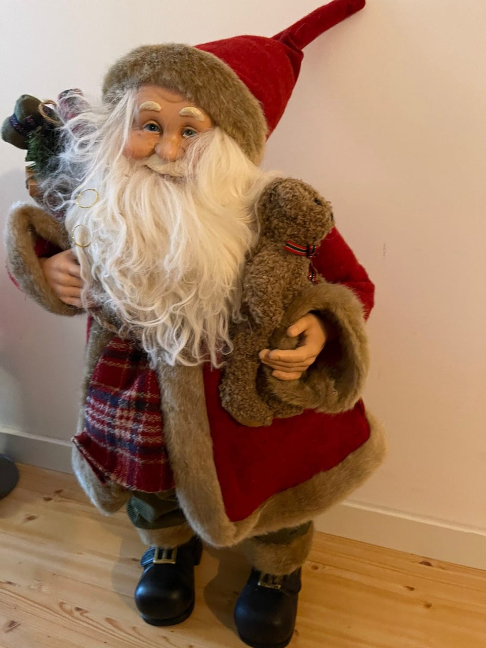 Julenisse selges | FINN-torget