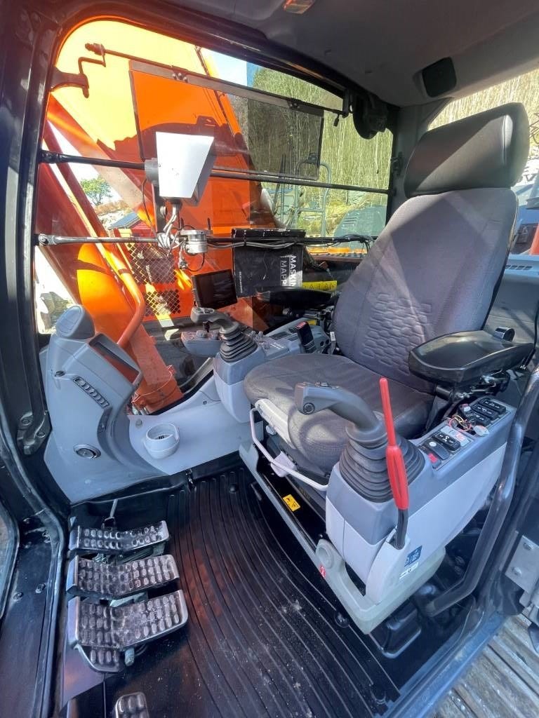 Til salgs: Hitachi ZX 300 LC-6 Rigget for Boretårn - 2016 - Gravemaskin ...