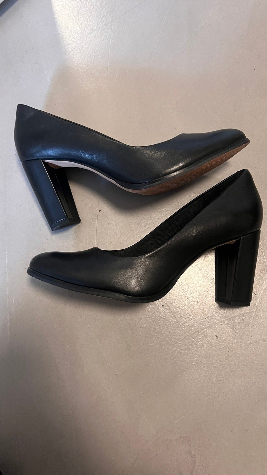 Hvite sko med høye hæler | FINN-torget