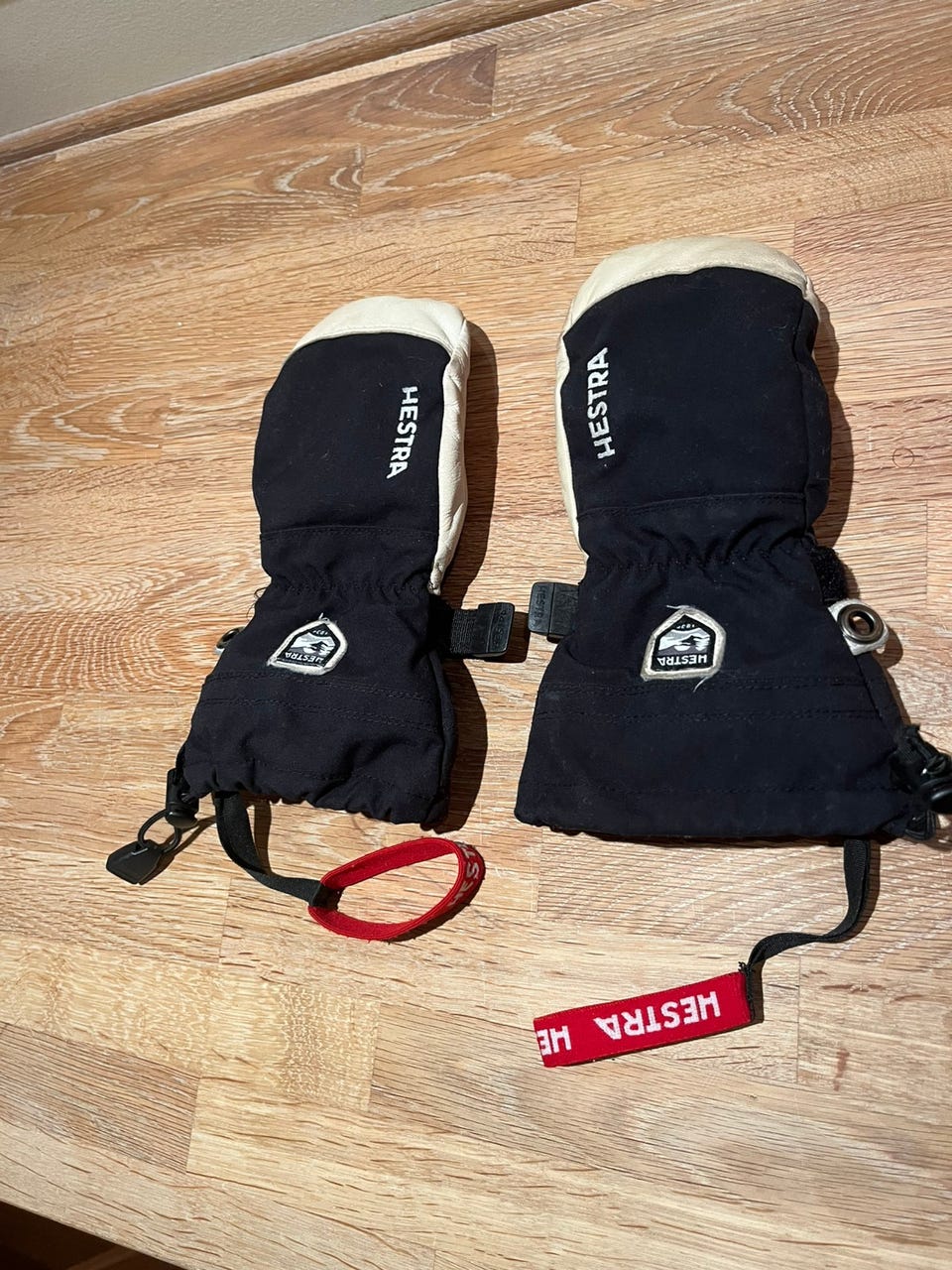 Hestra votter | FINN-torget