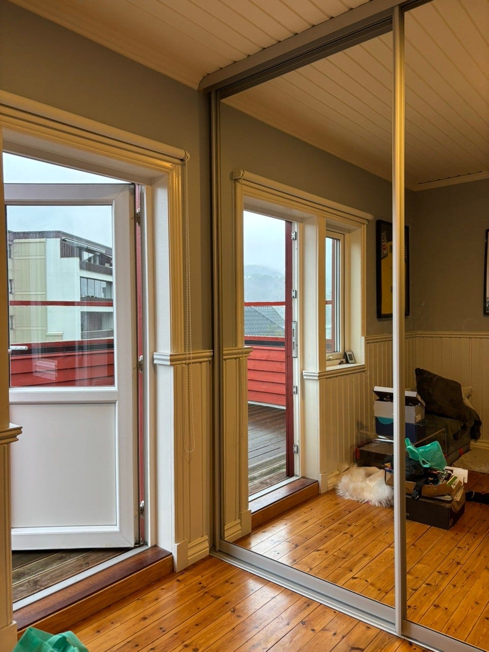 Skuffestativ fra Elfa til garderobe/bod selges | FINN-torget