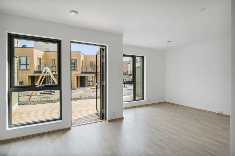 FABELTUNET/ FROGNER: Rekkehus over 3 plan med 5 soverom - 3 terrasser ...