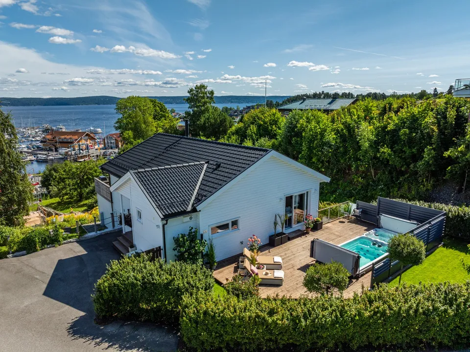Sjøkanten luksus - Elegant villa i Vollen sentrum - Rett ved marinaen ...