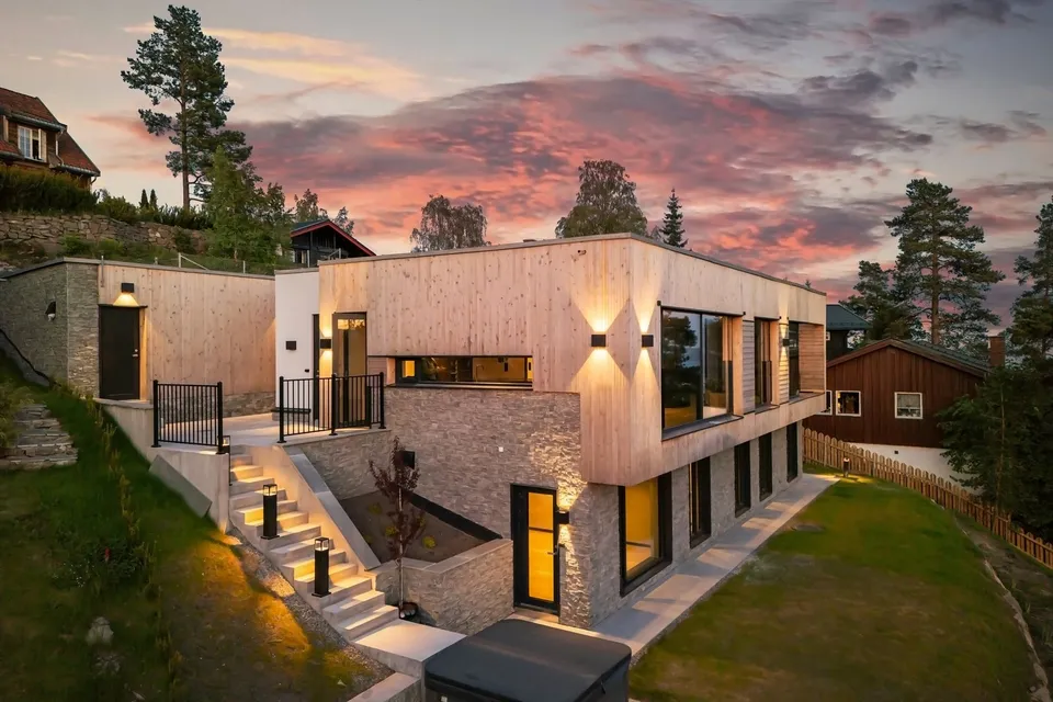 Nybygget og eksklusiv enebolig tegnet av LOGG arkitekter. Fantastisk ...