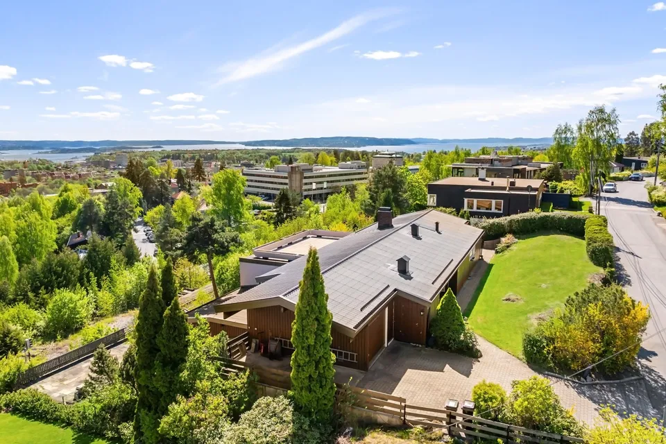 Enebolig på 747 m² | Tomt 1 384 m² | Oppussingsobjekt med stort ...