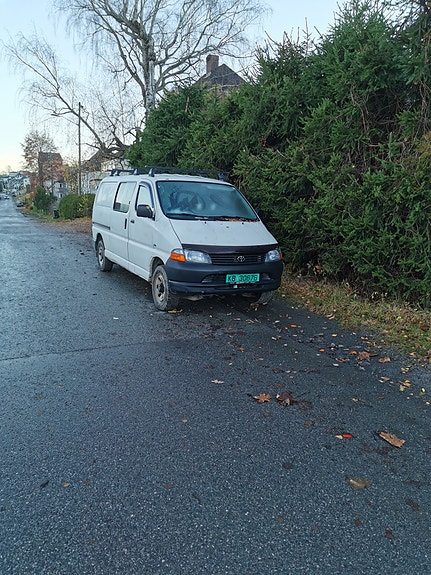 Bruktbil til salgs: Toyota HiAce - 2005 - Hvit - 102 hk - Kasse | FINN.no