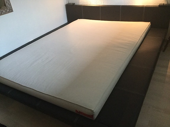 Stilig, trendy FUTON! Seng eller Daybed ! | FINN torget