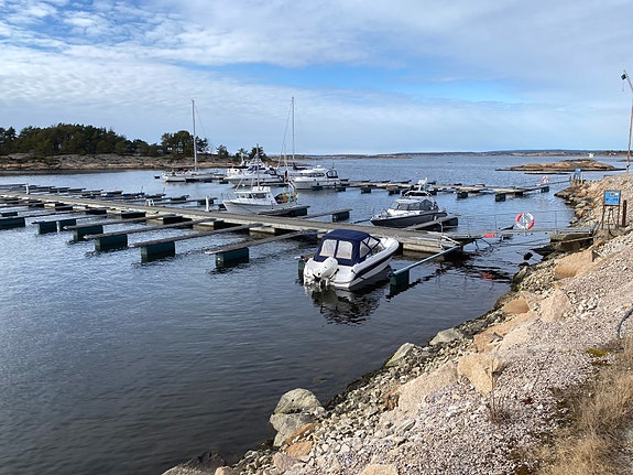 Båtplass Stokken Hvaler, salgleie, god dybde, 4,0m3,7m , vann strøm, parkering | FINN.no