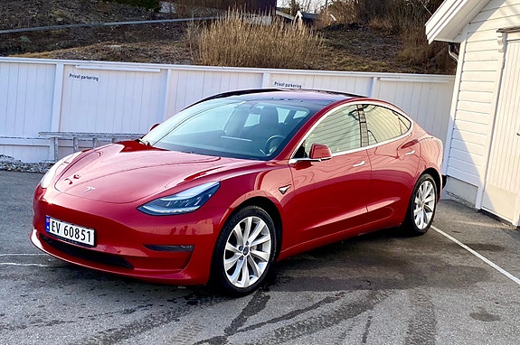 Bruktbil til salgs: Tesla Model 3 - 2019 - Rød - 306 hk - Sedan | FINN.no
