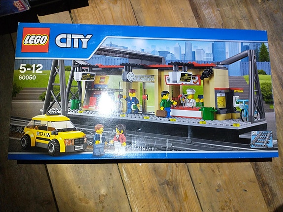 Lego 60050