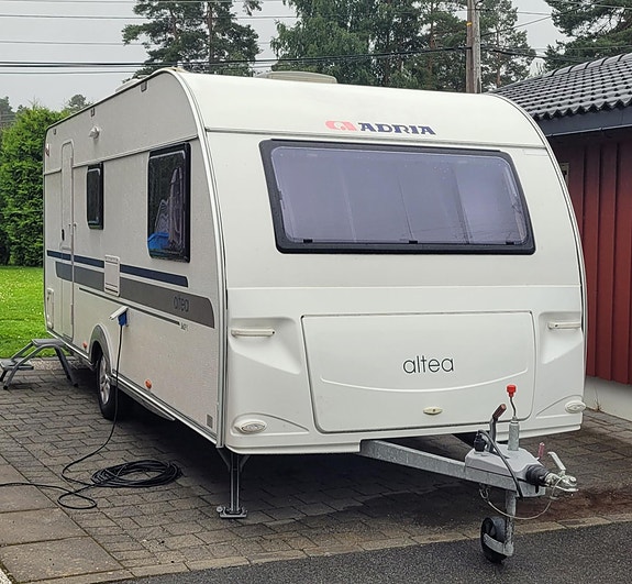 Campingvogn til salgs: Adria Altea 562PK - 2012 - Soveplasser 6 - Egenvekt 1 220 kg | FINN.no